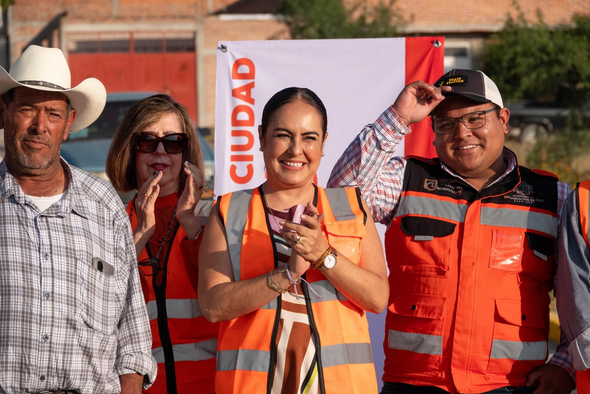 Inaugura Erika Cuevas en Encarnación la Privada Concordia y la Calle ...